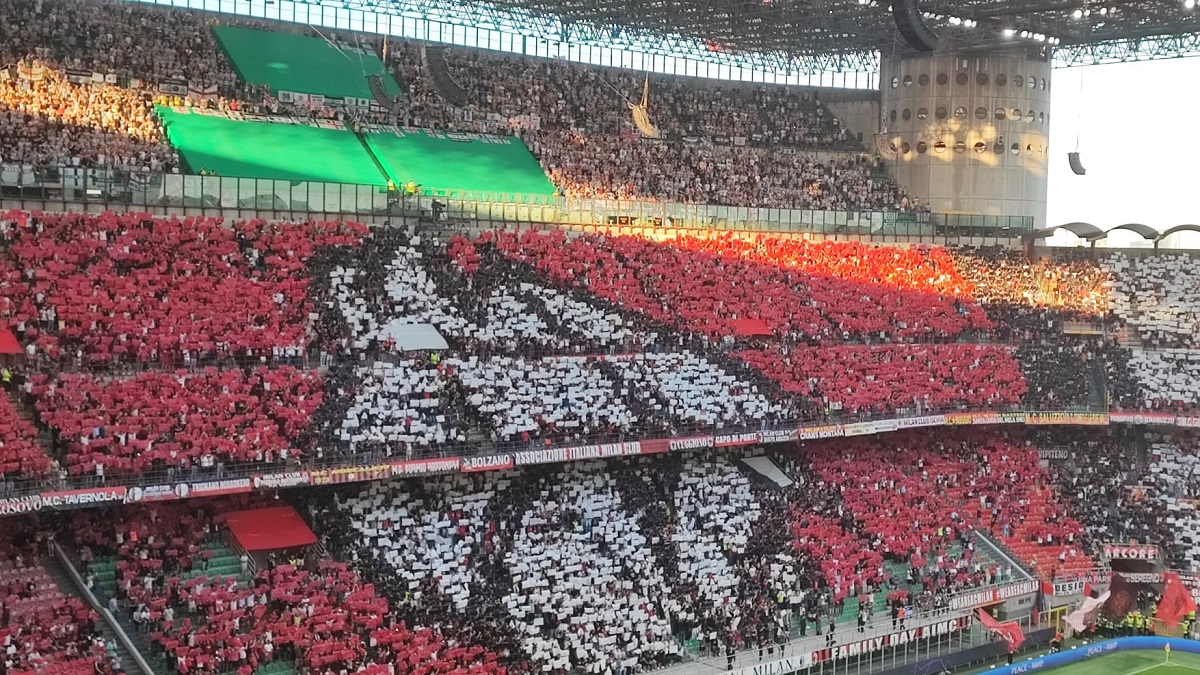 Coreografia Milan Newcastle: le immagini da San Siro - FOTO