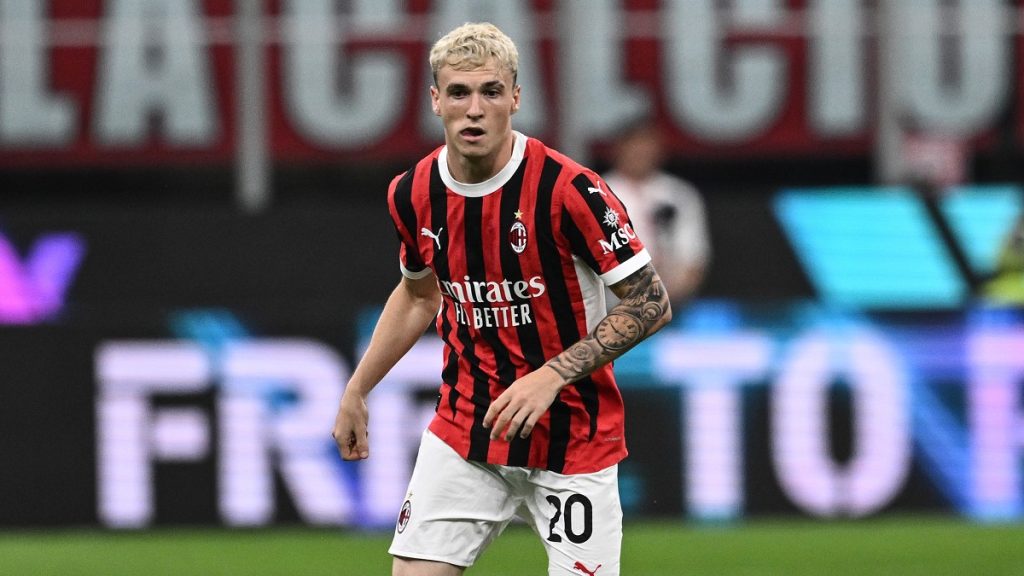 Alex Jimenez Milan, il terzino vuole restare in rossonero